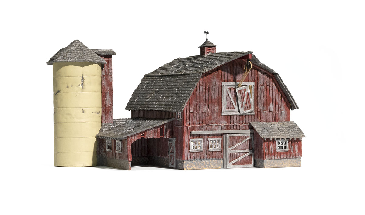 Old Weathered Barn - HO Scale - ScenesnNature